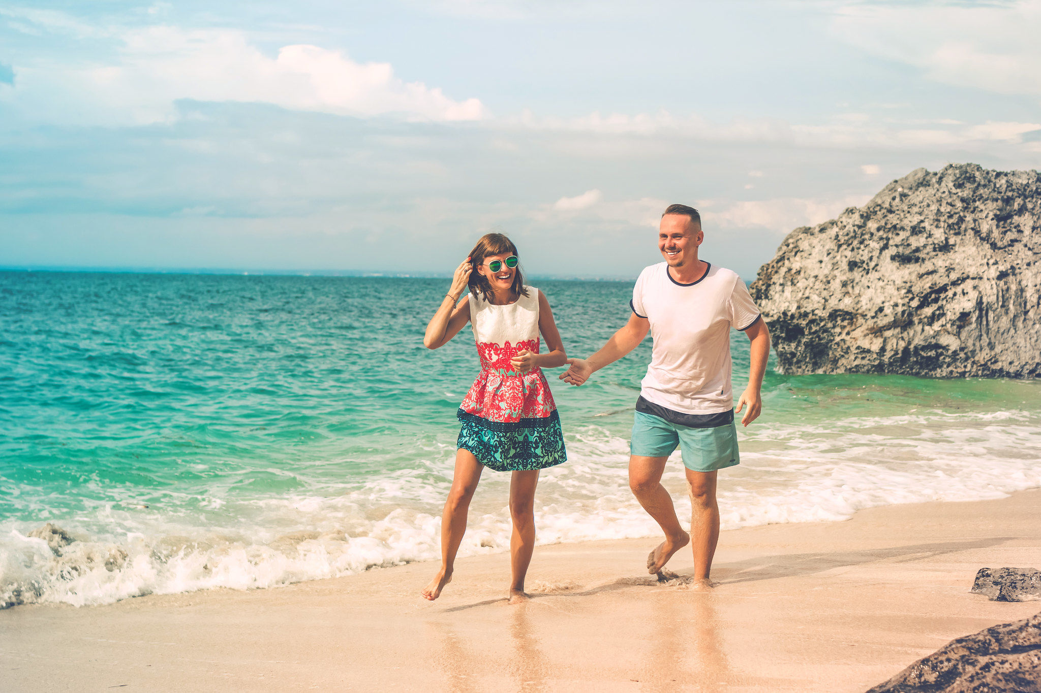 Dating Someone 10 Years Younger Than You: Tips and Advice for Date with ...